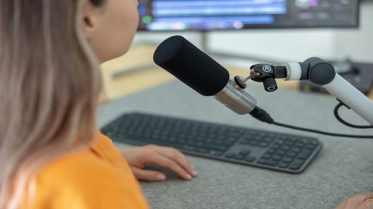 10 Ways to Make Money on YouTube Without Showing Your Face - WiFi ...